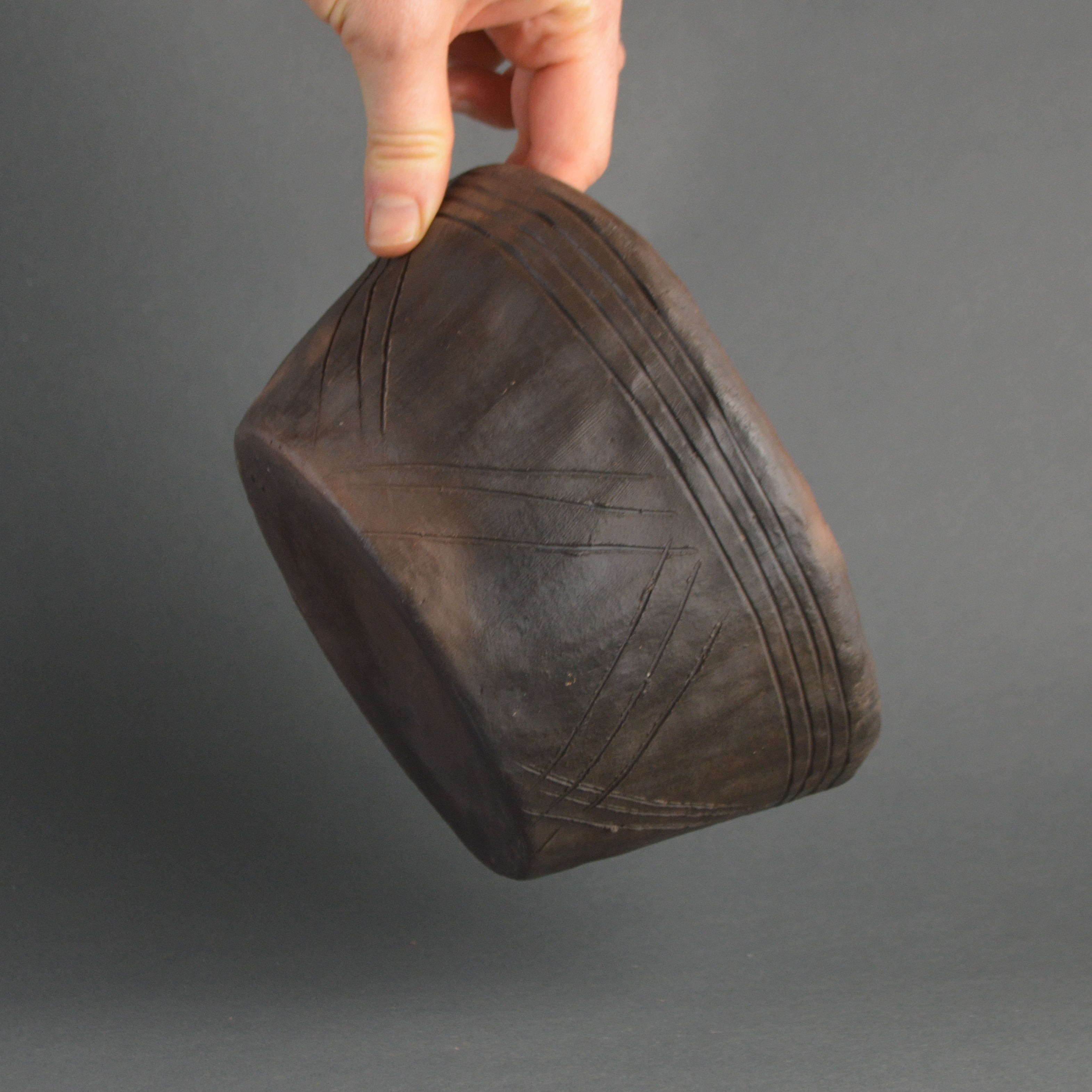 Boyne Valley Bowl, Grooved Ware – PottedHistory