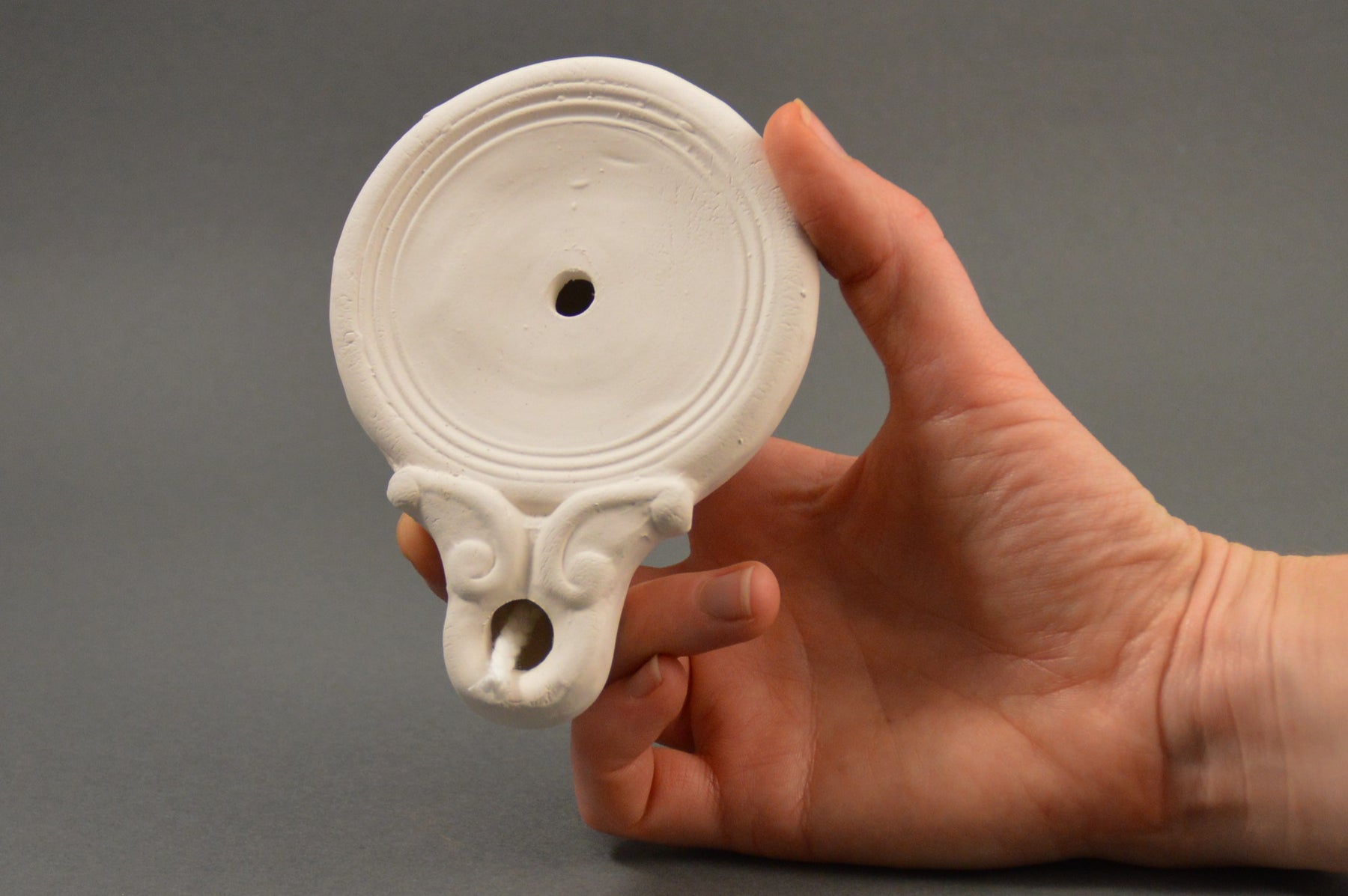 Roman Terracotta Oil Lamp Discus – PottedHistory